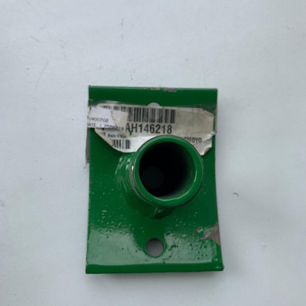 Кронштейн John Deere AH146218